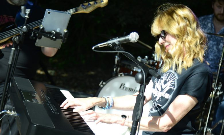 Singing star Jenny gets set for American tour - The Wolds Weekly Newspaper