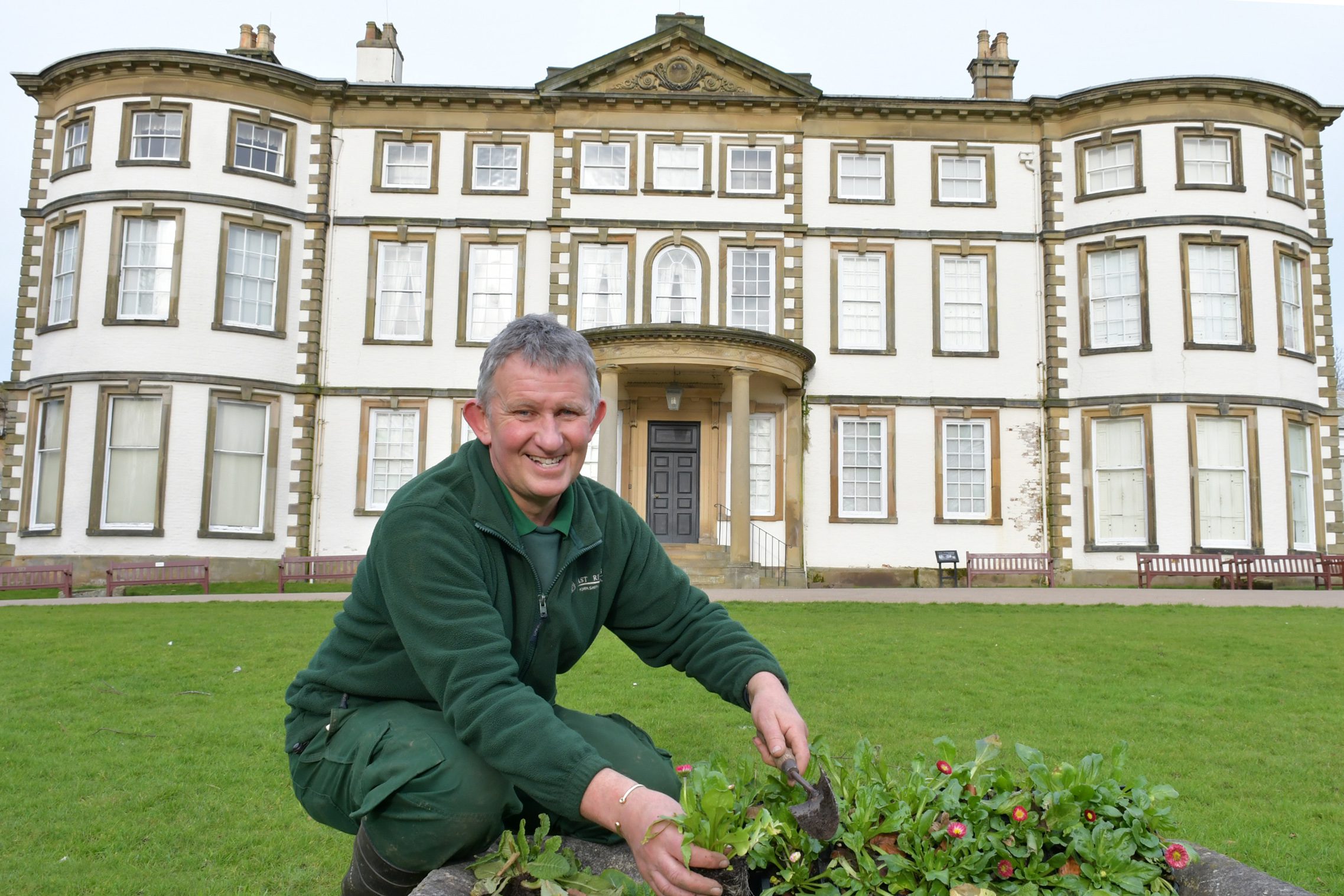 Head gardener at Sewerby Hall to retire after 42 years - The Wolds ...